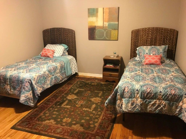 Women's Sober Housing - Shoreline Recovery